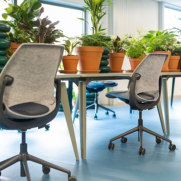 Vepa Be Hybrid Desk Chair | Sustainably Sourced Desk Chairs